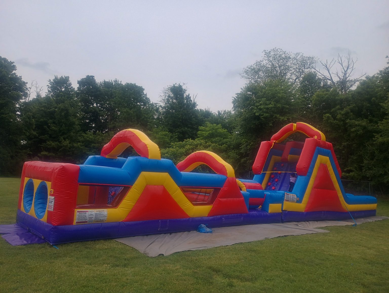 Inflatable Obstacle Courses – Leap'n Lizards Bounce Houses